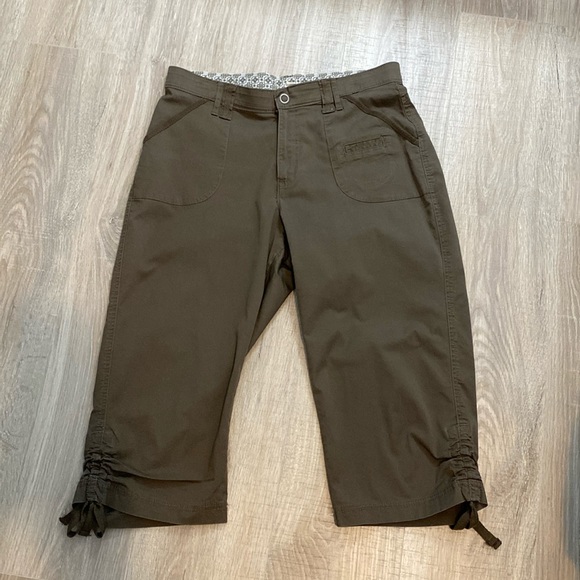 Lee | Pants & Jumpsuits | Capris | Poshmark